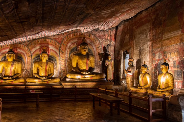 The Ultimate Guide to Dambulla Cave Temple, Sri Lanka