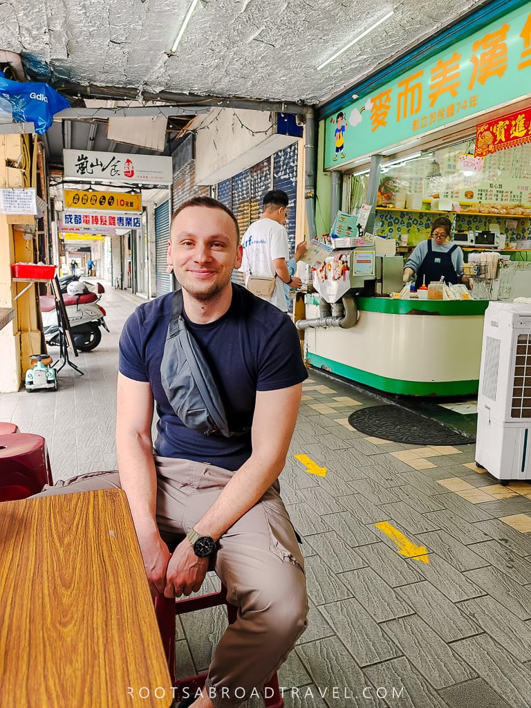 Where & What to Eat in Taipei: Ultimate Taipei Food Guide 2025