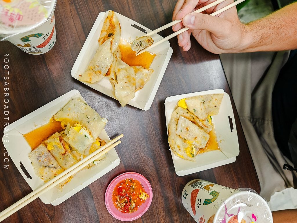 Where & What to Eat in Taipei: Ultimate Taipei Food Guide 2025